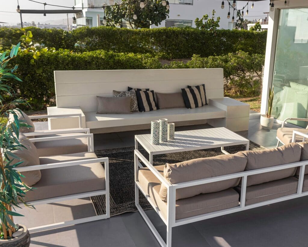 Mesas de Exteriores y Terrazas | Calidad y Estilo en Perú